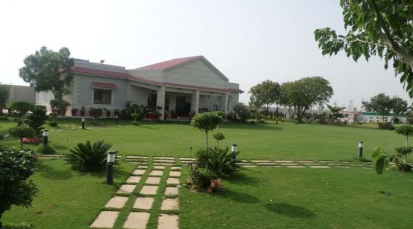 Top 10 Attractive Farmhouses in Karachi for Picnic