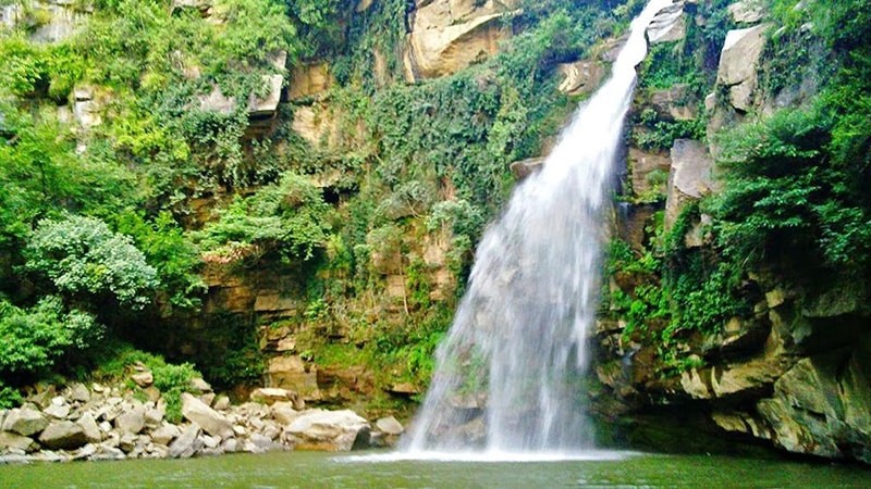 15 Most Beautiful Waterfalls in Pakistan - Ghoomlo.pk